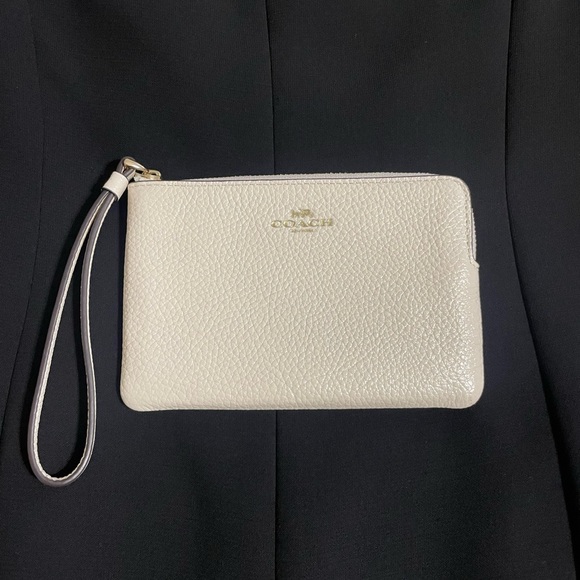 Coach | Bags | Nwt Coach Chalk Color Soft Pebble Leather Corner Zip ...